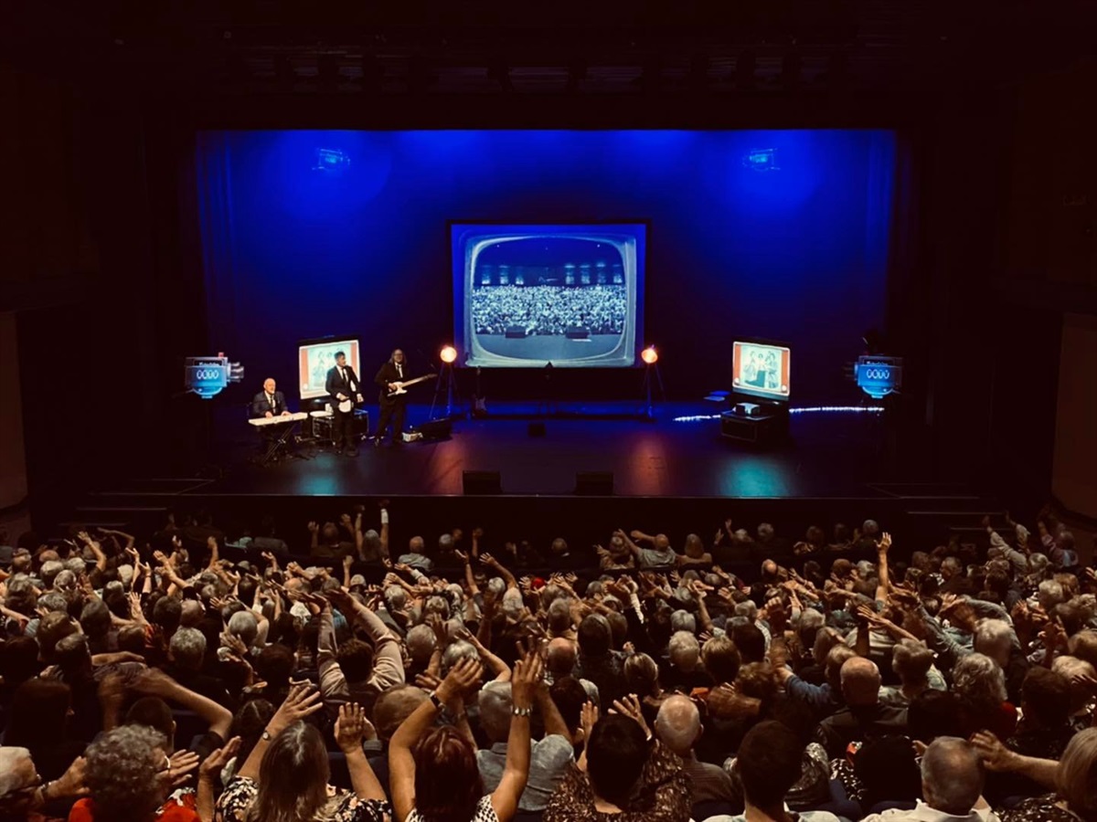 Slide 1 - Gladstone Entertainment Convention Centre